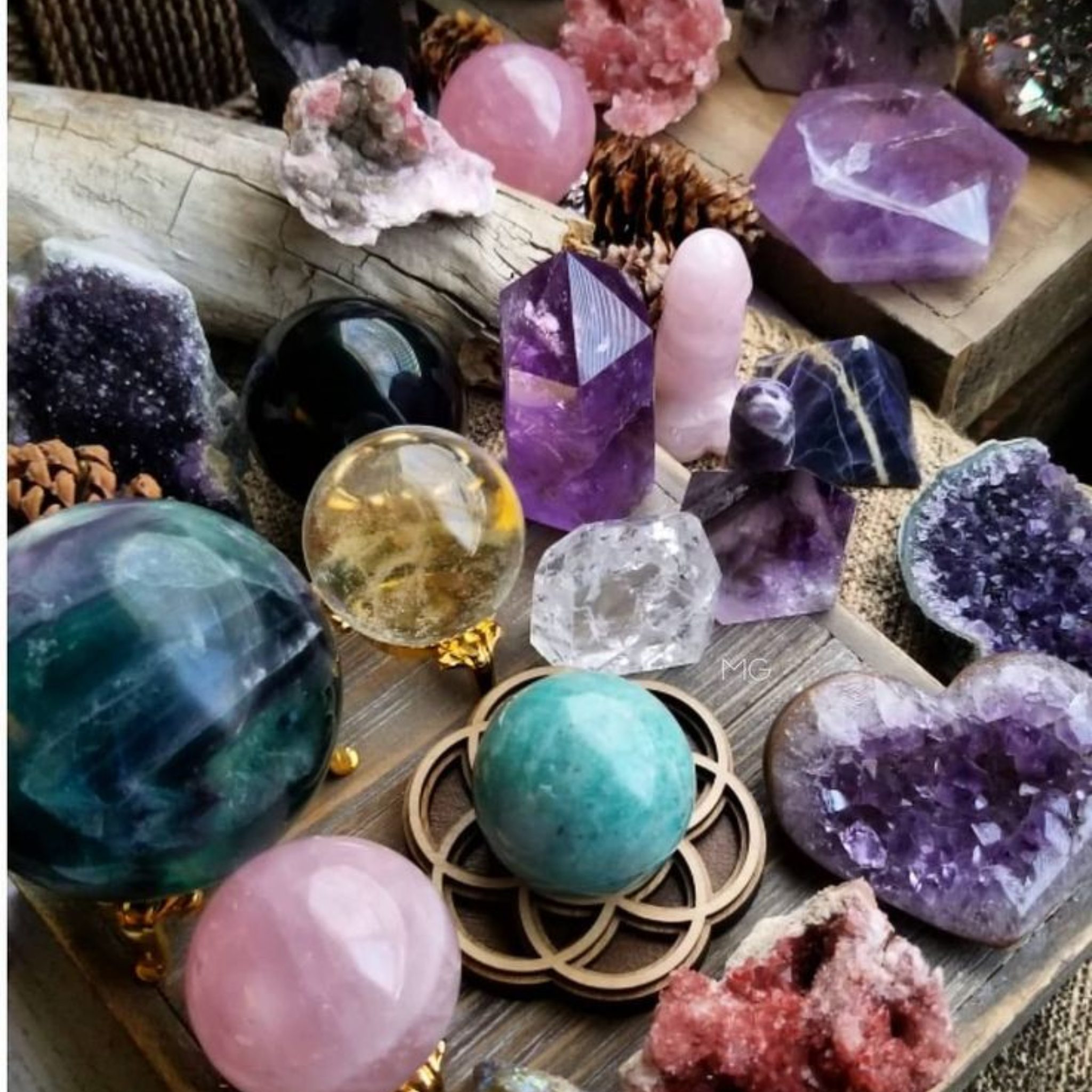 Crystals – Smudge Metaphysical Spiritual Boutique