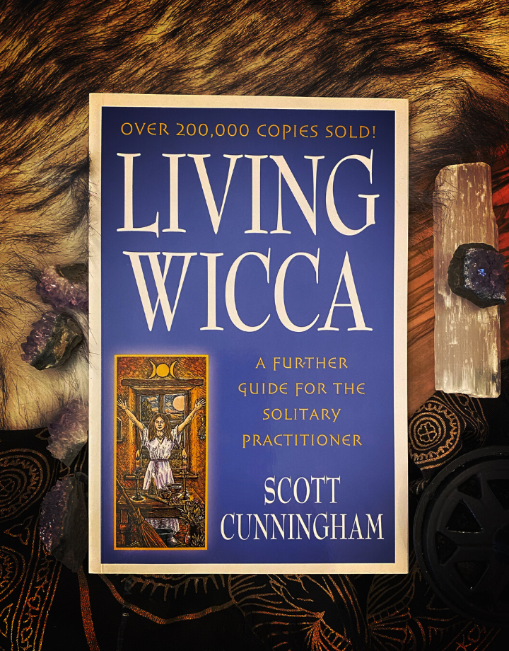 Living Wicca - A Further Guide for the Solitary Practitioner – Smudge ...